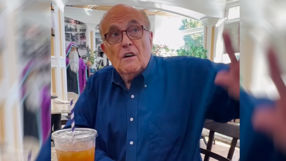 Former NYC Mayor Rudy Giuliani Visits Se-port Deli in Setauket, Records ...