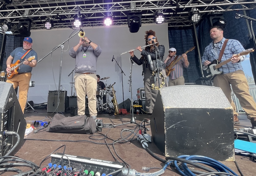 Photos: 2024 Shakedown on Main Street at Blue Point Brewery in ...